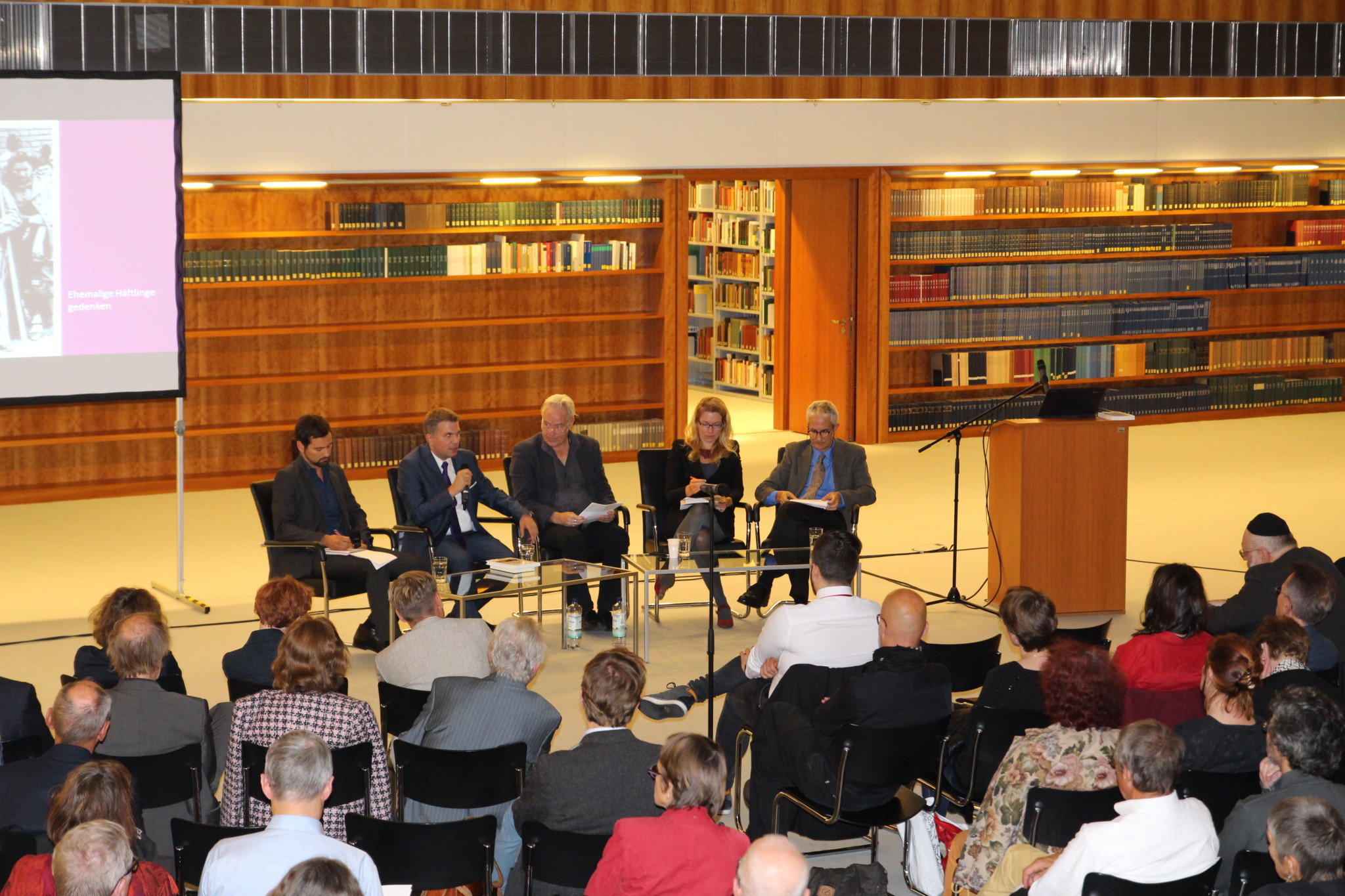 Nie wieder Auschwitz!‹– Die Entstehung eines Symbols« - Stiftung ...